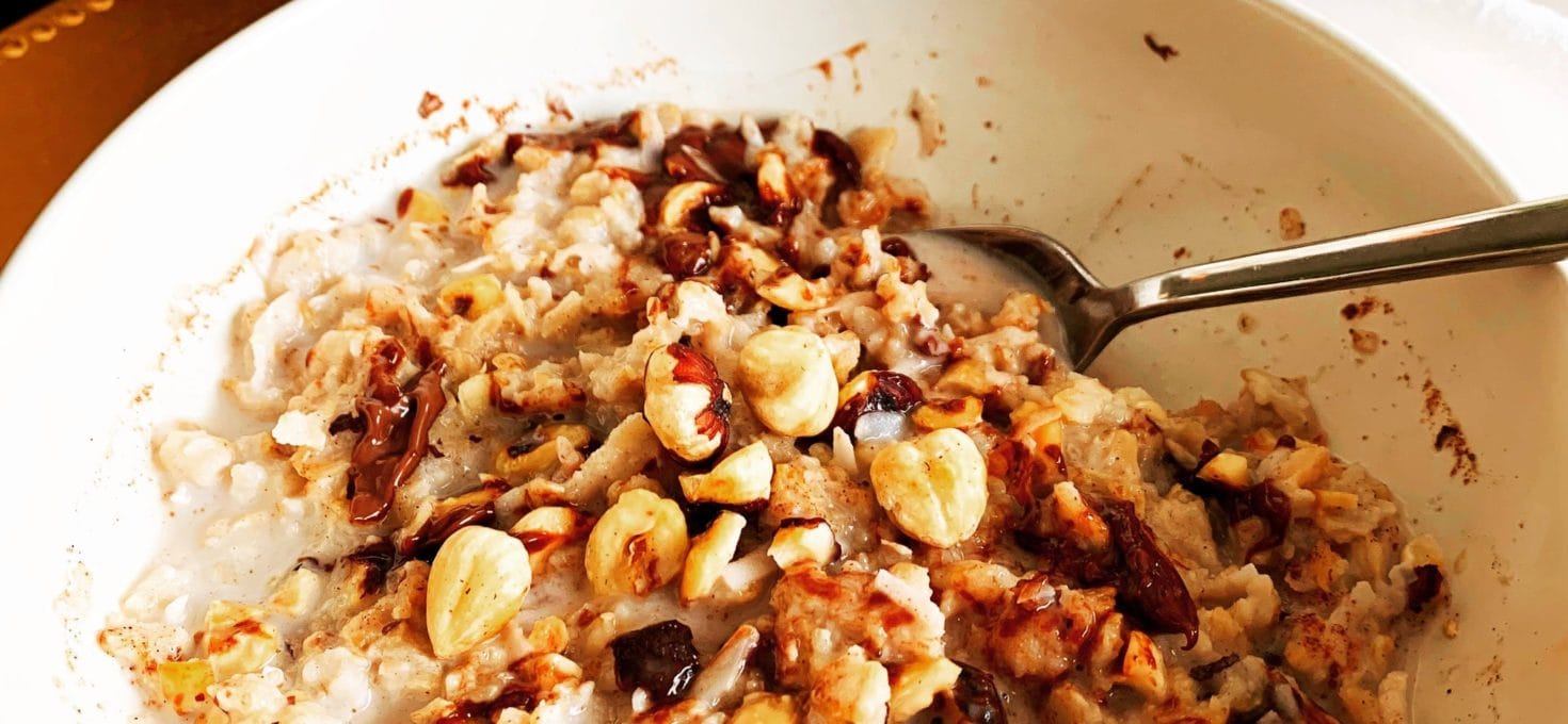 Nutella & Hazelnut Oatmeal | Quisine Queen B